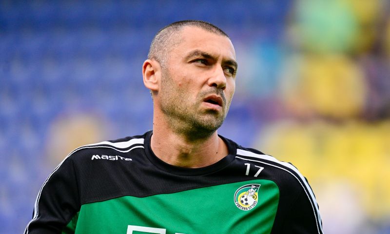 'Yilmaz maakt de opstelling, doet wedstrijdbespreking en motiveert team ...