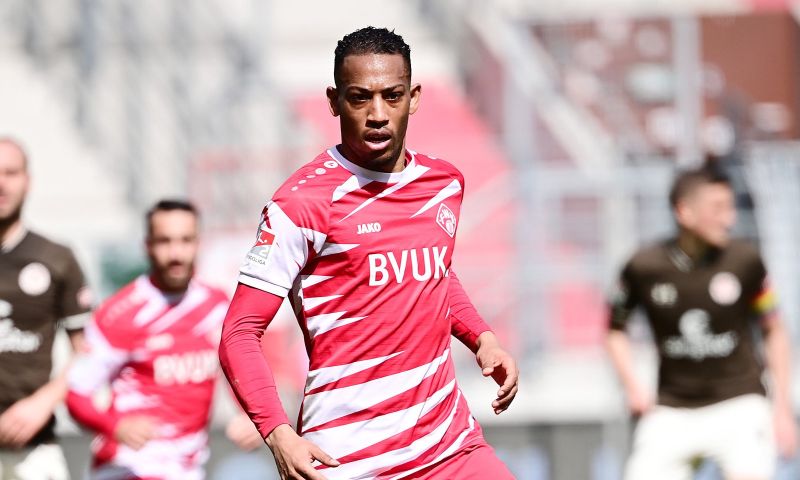 Van La Parra: 'Speelde afgelopen jaren voor clubs waar je gewoon liever ...