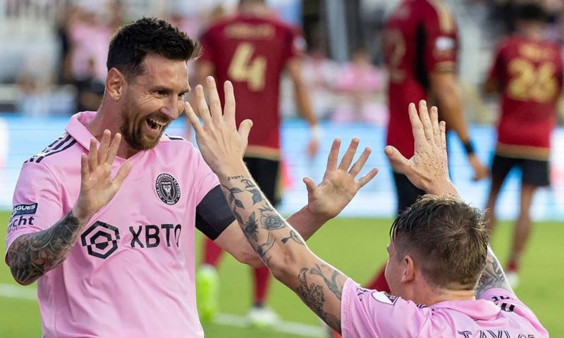 Messi scoort twee keer in eerste 22 minuten bij basisdebuut voor Inter ...