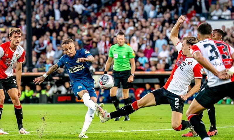 PSV verslaat Feyenoord en wint de Johan Cruijff Schaal: Lang direct matchwinner