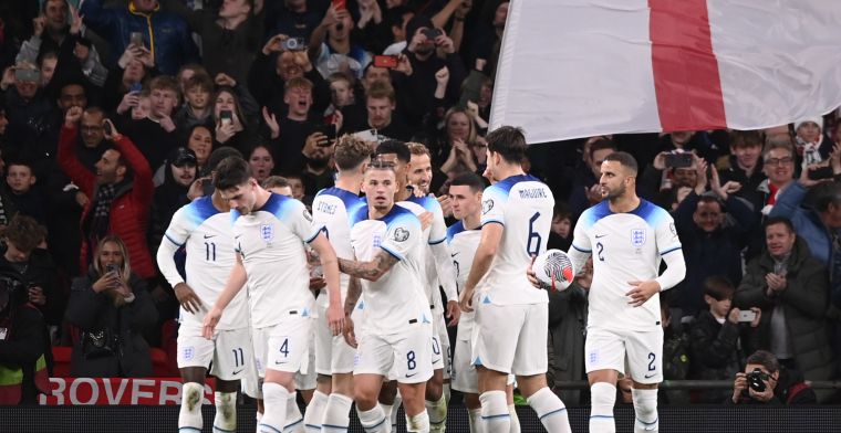 'Engelse spelers vieren kwalificatie voor EK met duur bonnetje in ...