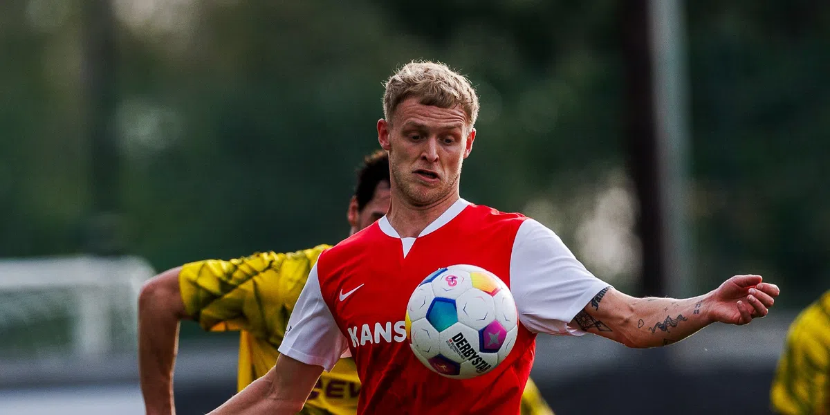 'Bologna dicht bij Odgaard, Van Hooijdonk op weg naar Championship'