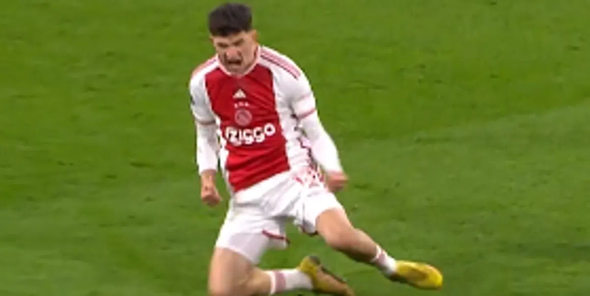 Pure passie bij Kaplan: Ajax-verdediger schreeuwt het uit na ...