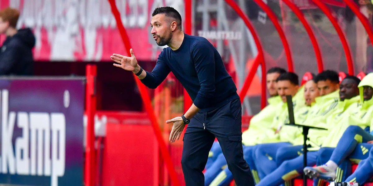 Ajax-opstelling bekend: Berghuis in de basis, vijf wijzigingen van Farioli