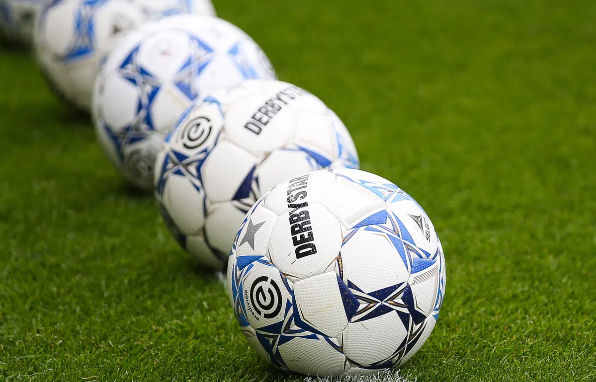 Ajax voert salarisklassement aan, maar voelt hete adem van PSV en Feyenoord