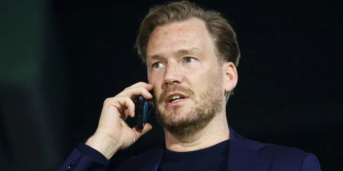 'Opmerkelijk verhaal uit kleedkamer Ajax: speler verhief stem tegen Beuker'