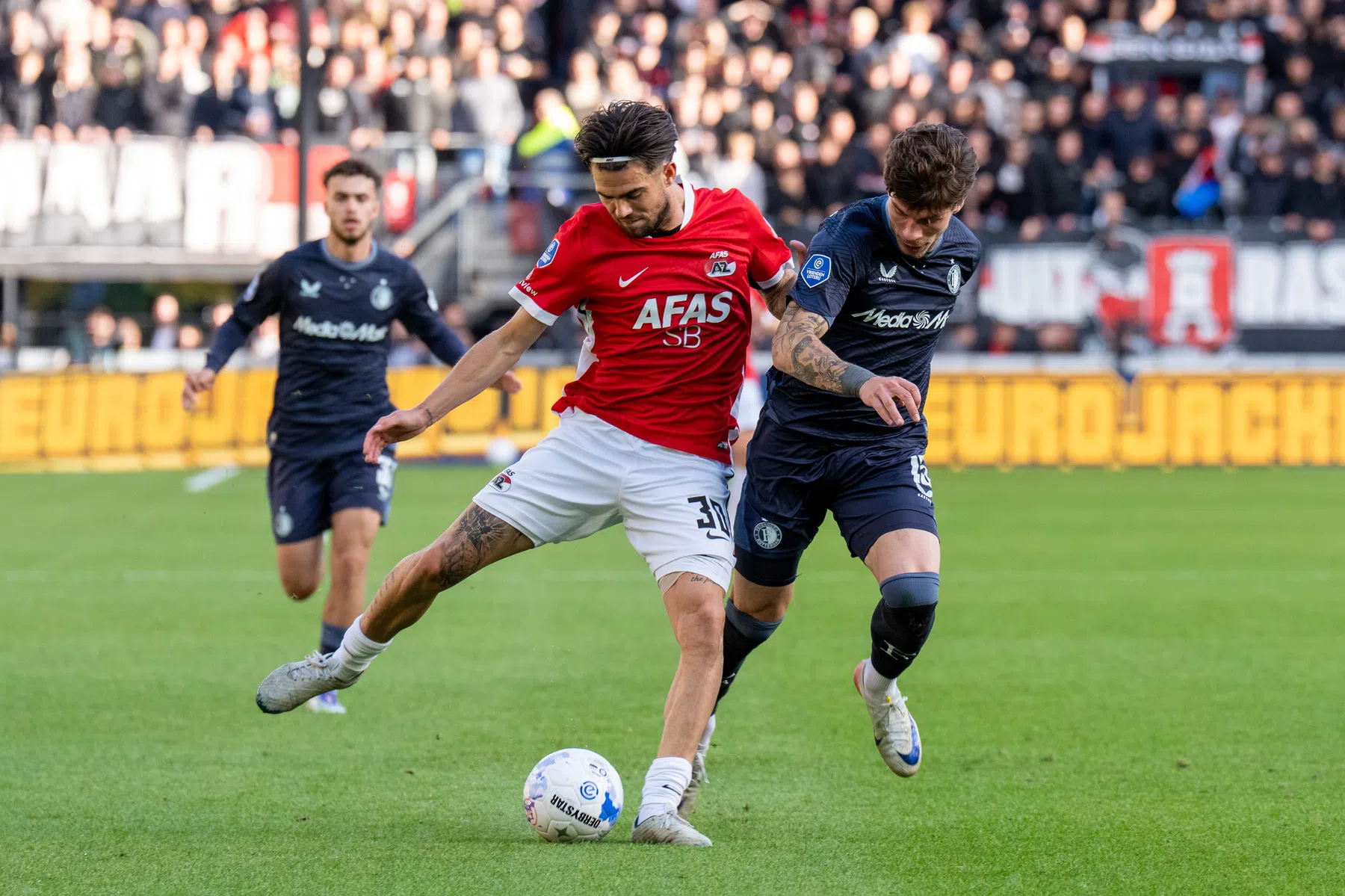 Spectaculair duel in Alkmaar eindigt gelijk: Feyenoord verspeelt eerste ...