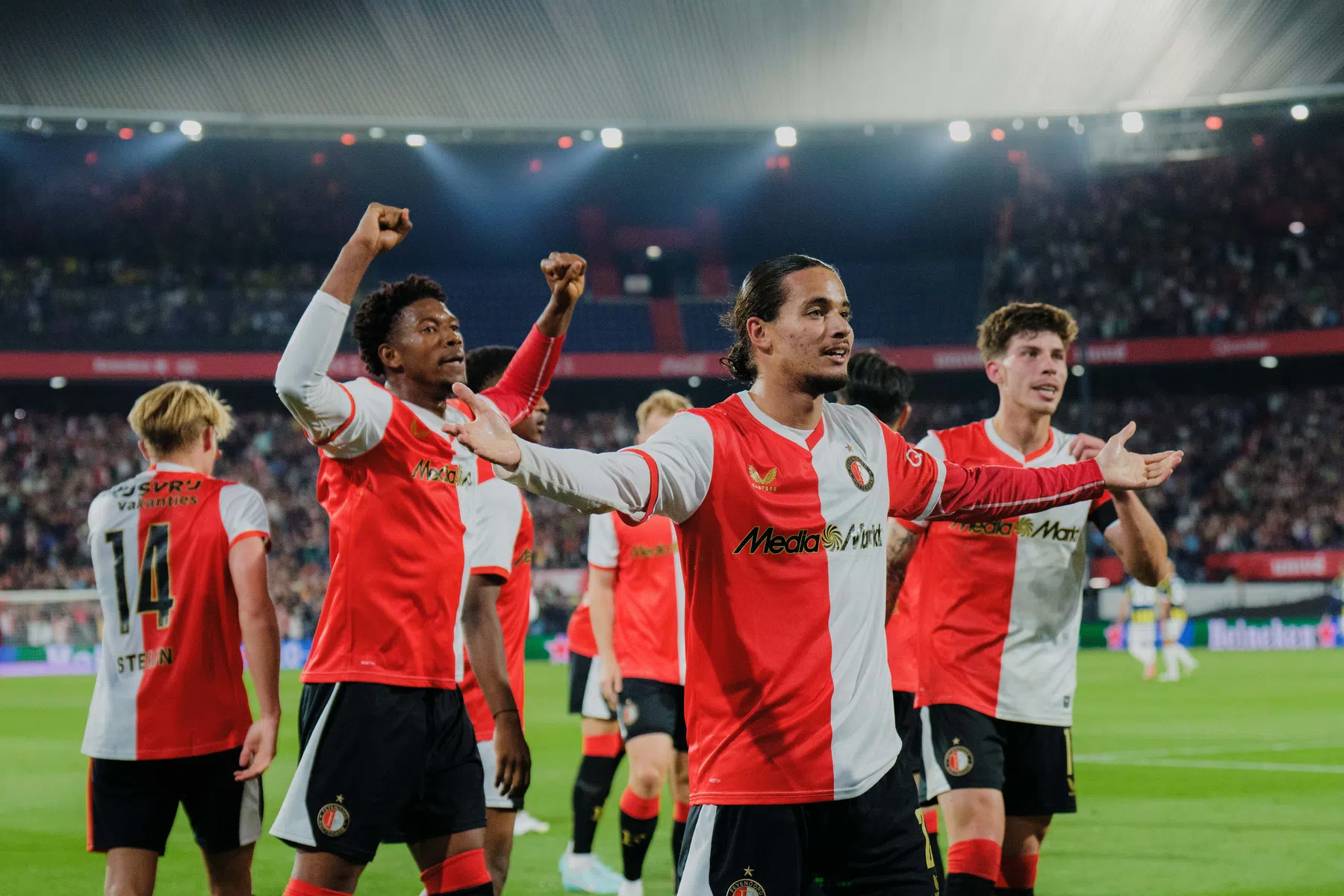 Vermoedelijke opstelling Feyenoord: Van Persie kiest voor rustklanten