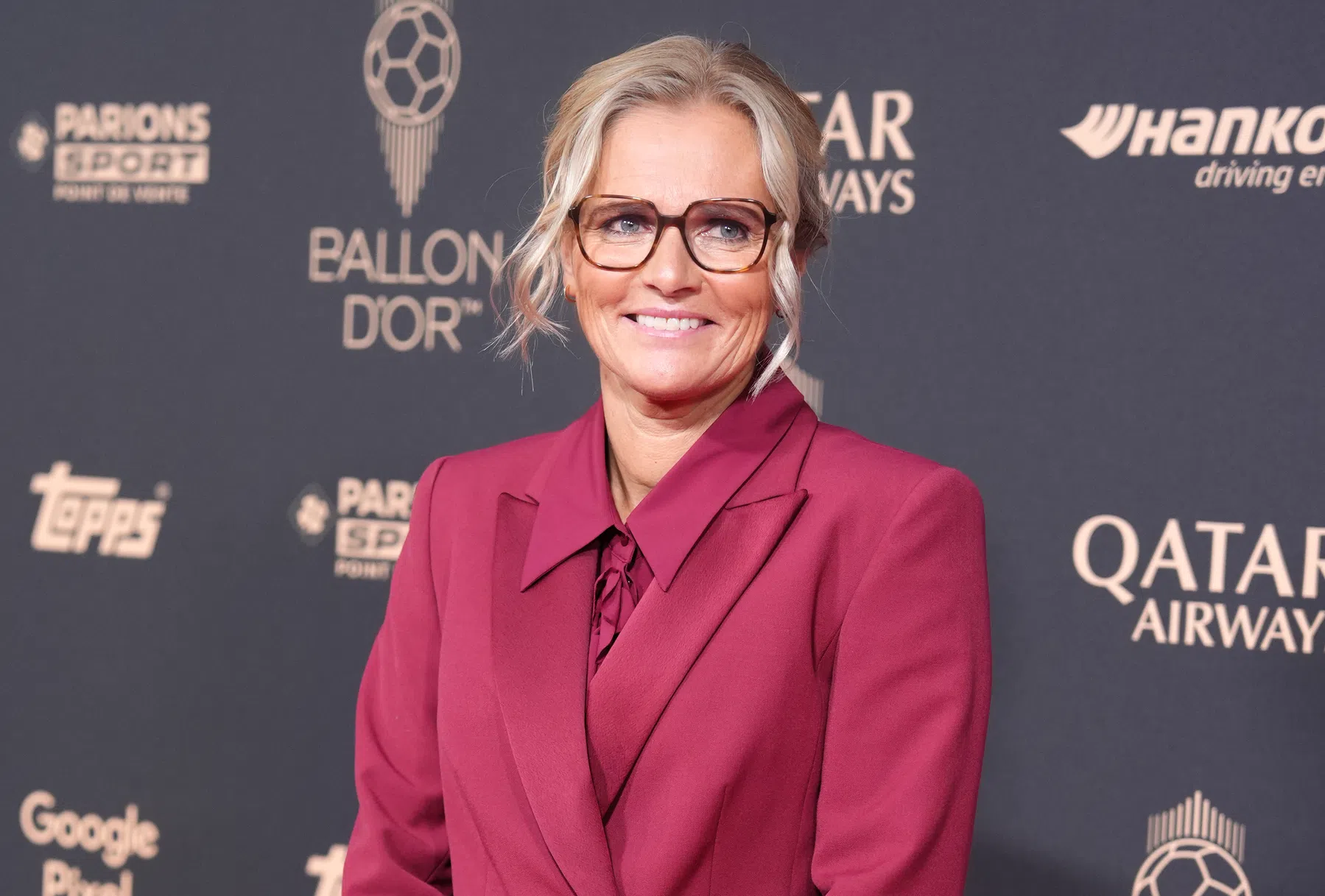 Wiegman opnieuw beste coach vrouwenvoetbal bij Ballon d'Or-gala ...