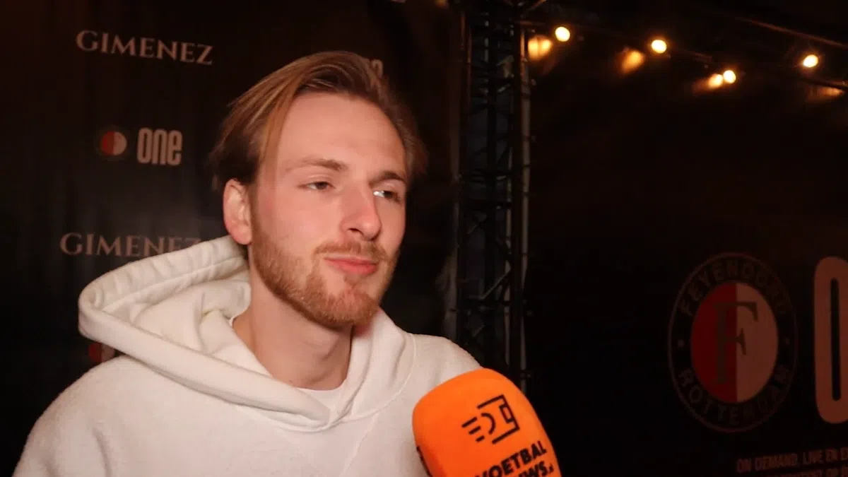 Koen van de Bankzitters schittert in potje 'basis, bank, verkopen'